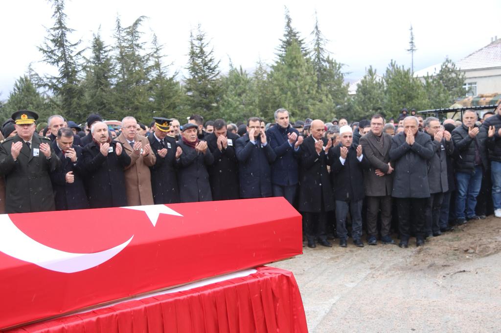 Şehit Piyade Uzman Çavuş Samet Aslan son yolculuğuna uğurlandı Şehit Piyade Uzman Çavuş Samet Aslan son yolculuğuna uğurlandı